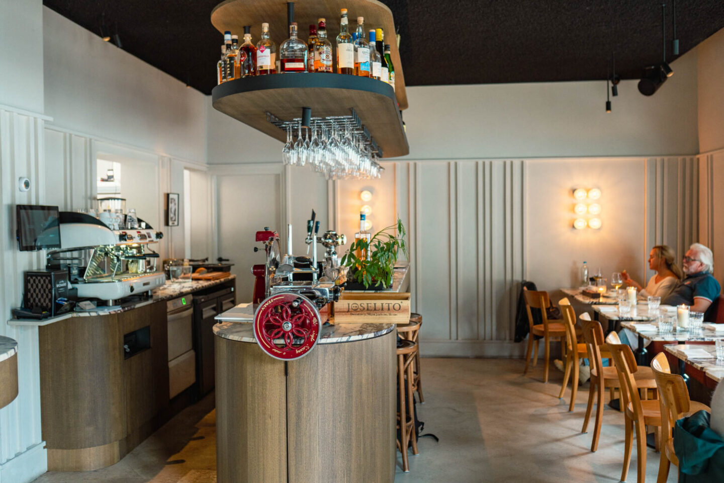 TUUR | Les Tables